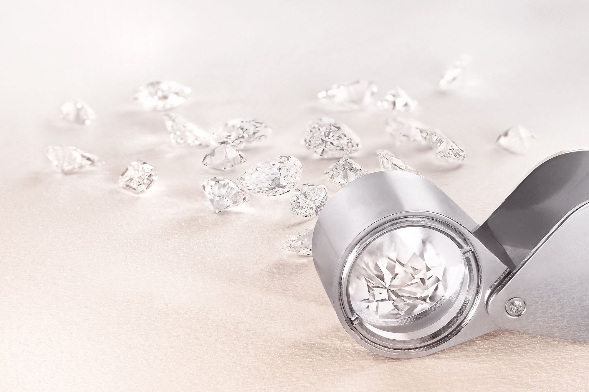 ダイヤモンド品質の4C｜カット、カラット、カラー、クラリティ｜グラフ